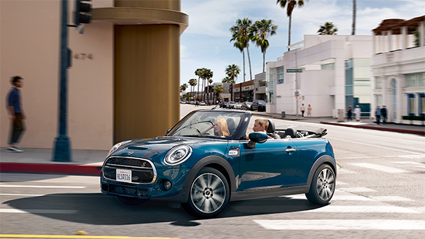 MINI CONVERTIBLE SIDEWALK EDITION.